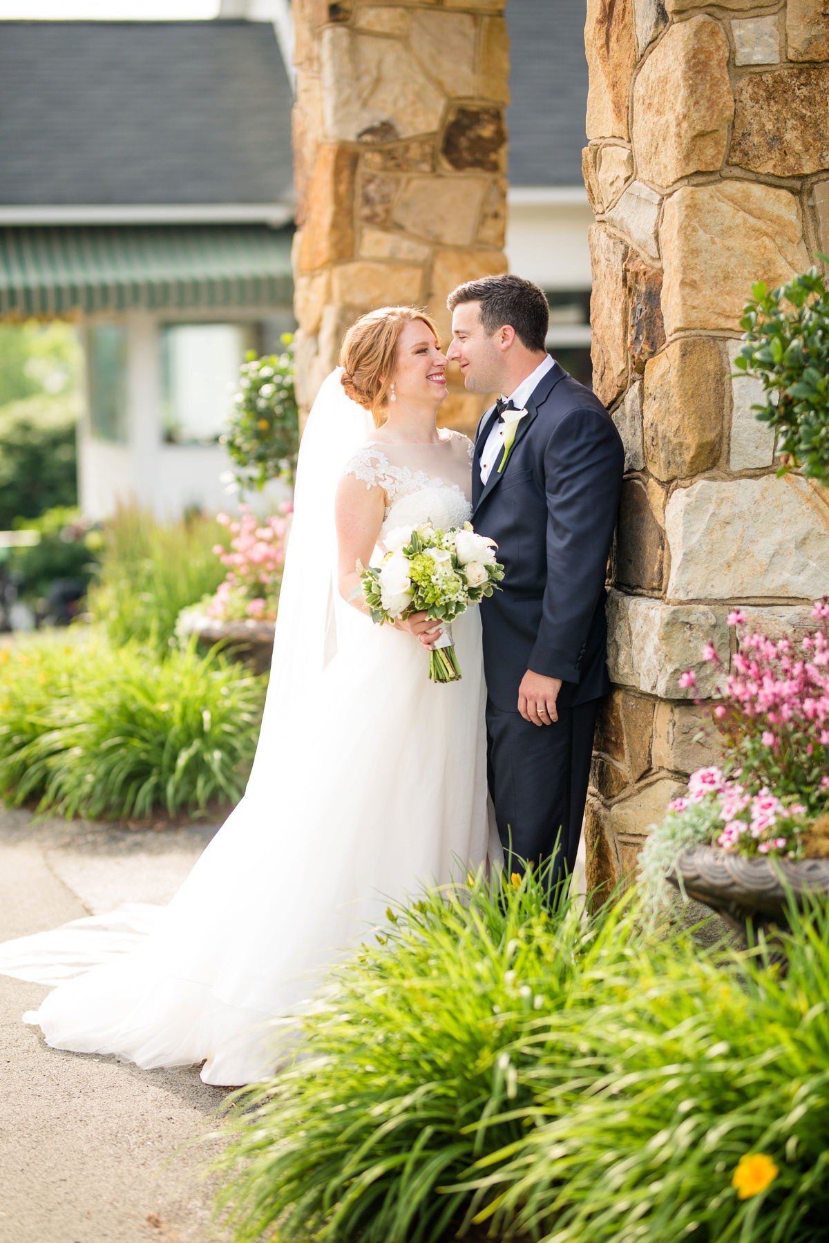 Gold & Navy Blue Butler Country Club Wedding | Burgh Brides