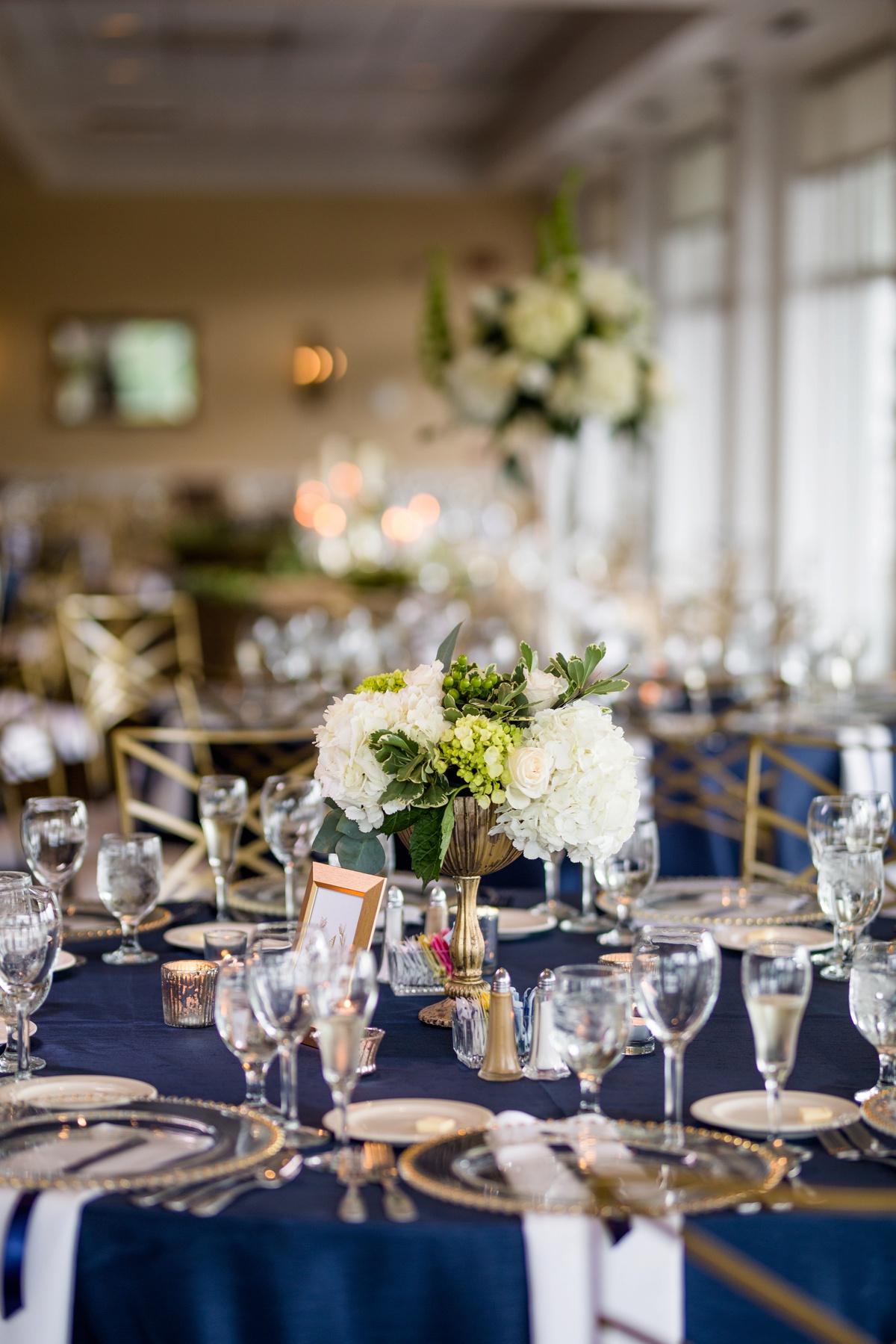 Gold & Navy Blue Butler Country Club Wedding | Burgh Brides