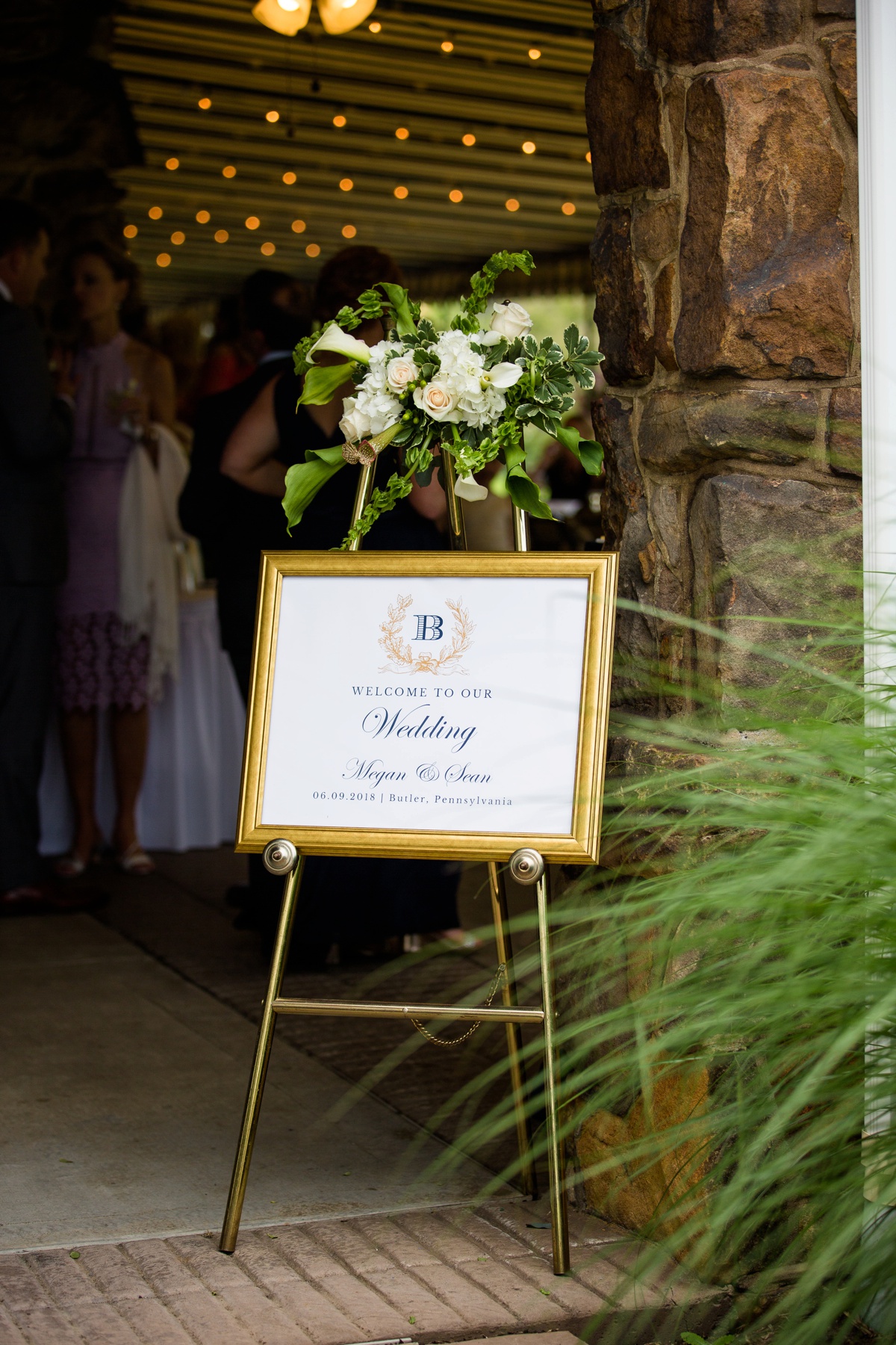 Gold & Navy Blue Butler Country Club Wedding | Burgh Brides