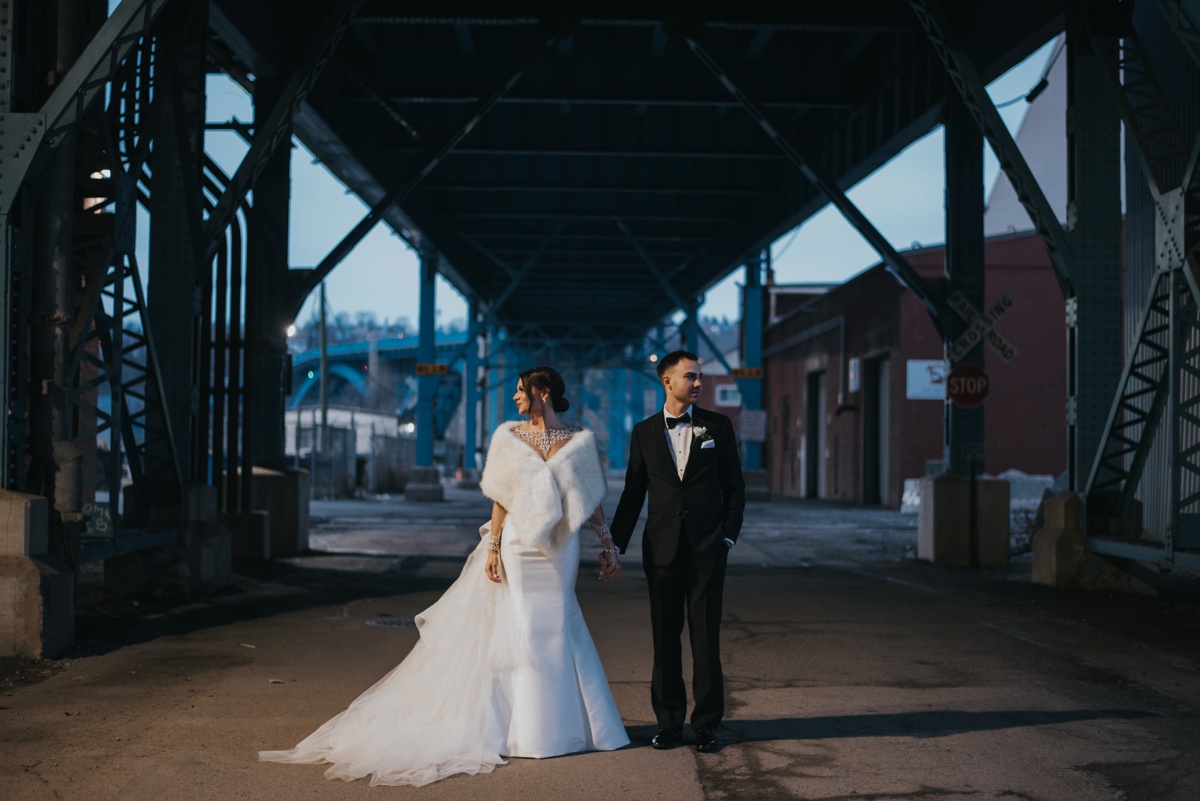 Classic Contemporary Wedding at the Duquesne Power Center