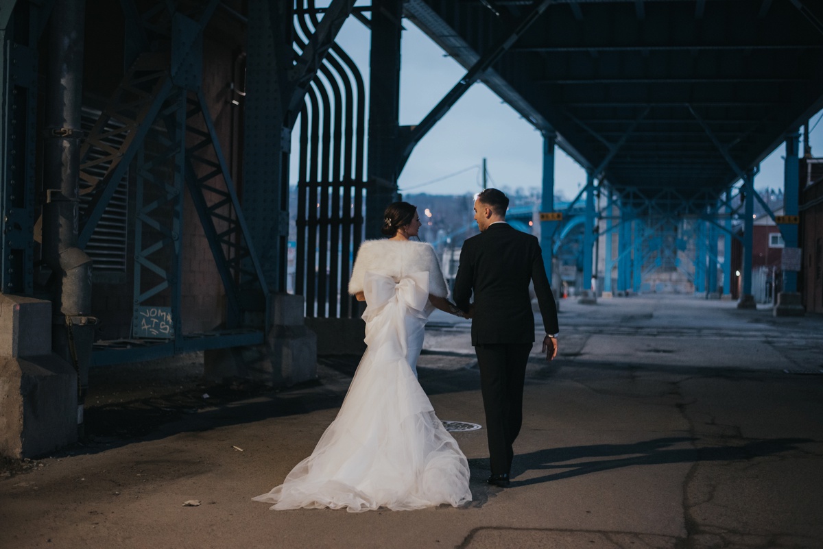 Classic Contemporary Wedding at the Duquesne Power Center