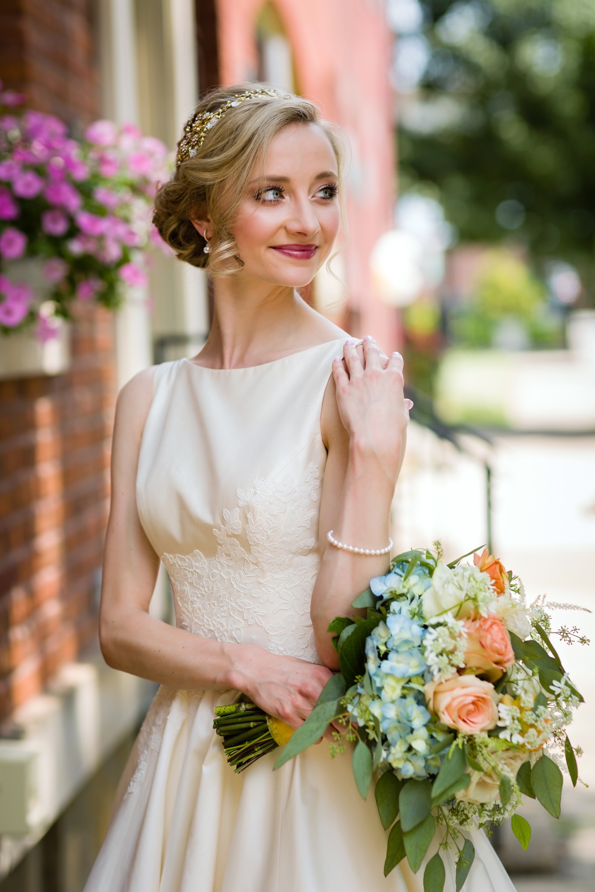 Airbrush vs. Traditional Foundation For Your Wedding