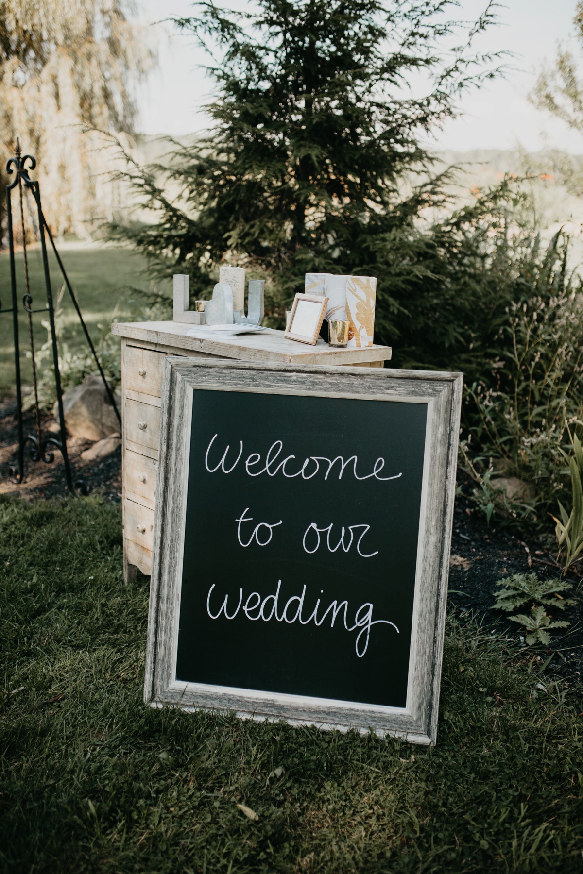 Whimsical Laid Back Wedding at Rustic Acres Farm | Burgh Brides
