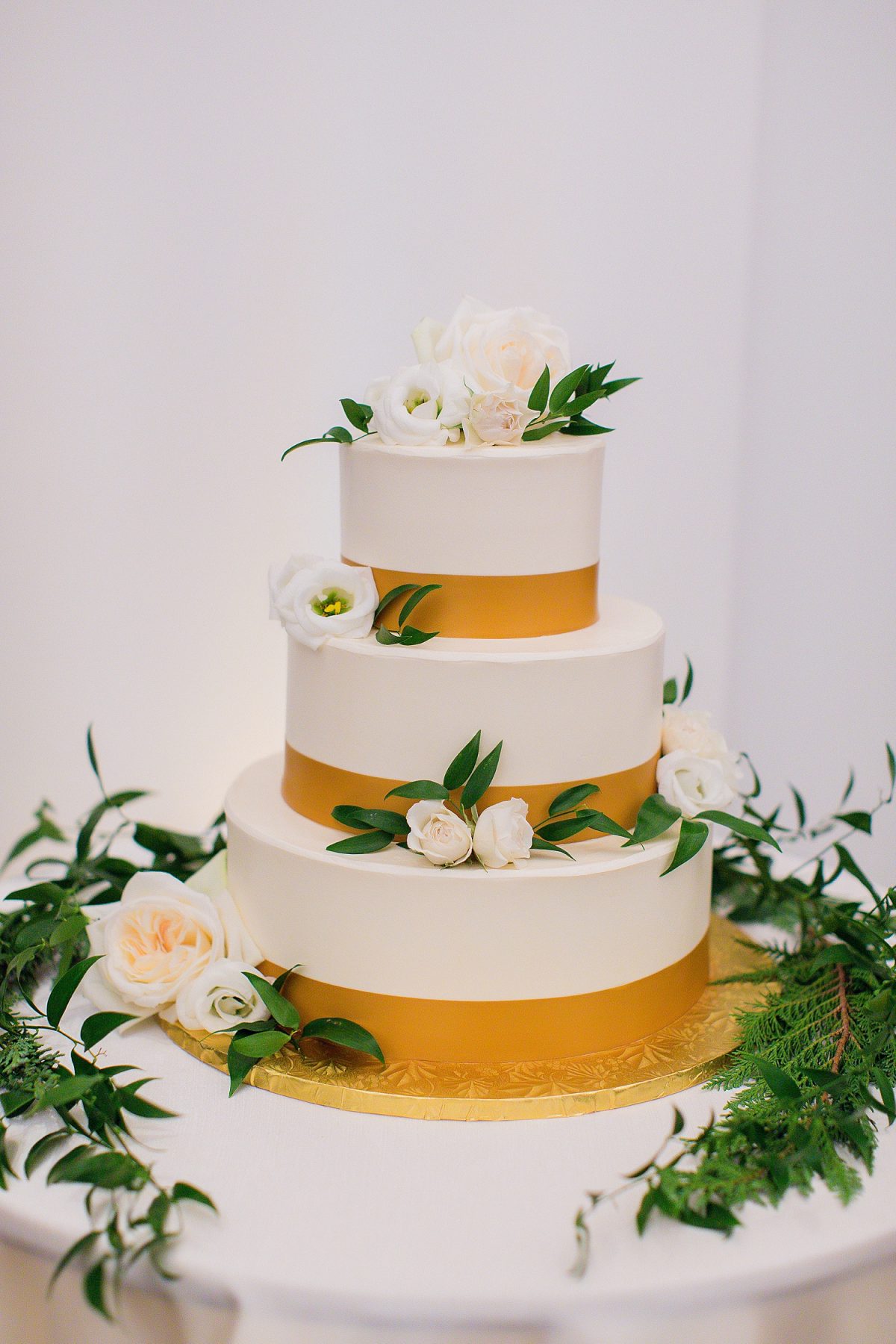 The Most Sinfully Sweet Pittsburgh Wedding Cakes | Burgh Brides