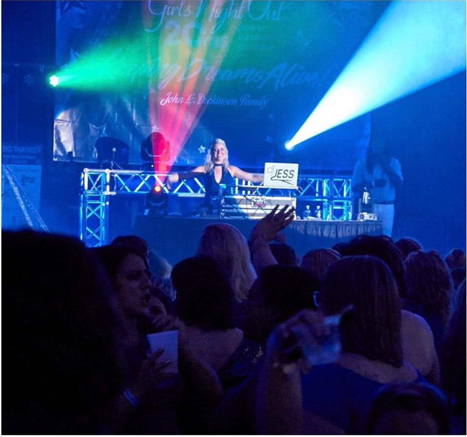 DJ Jess | Pittsburgh Wedding DJ | Burgh Brides