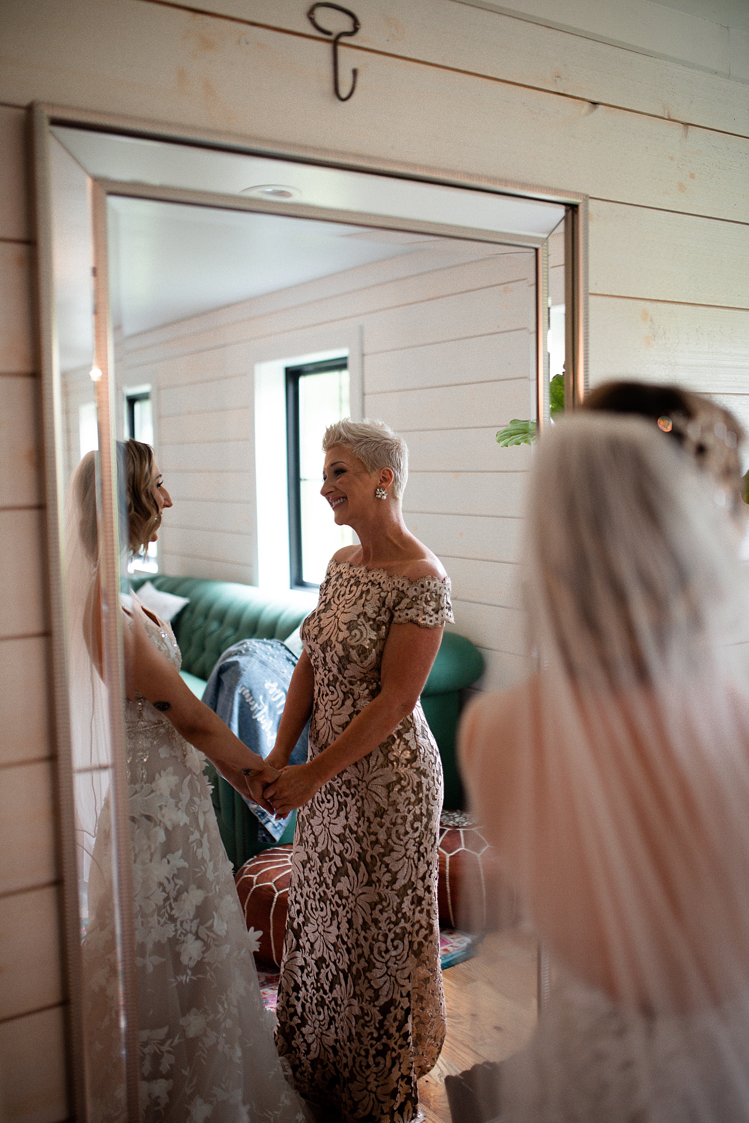 Shady Elms Farm Wedding That Oozes Romance | Burgh Brides