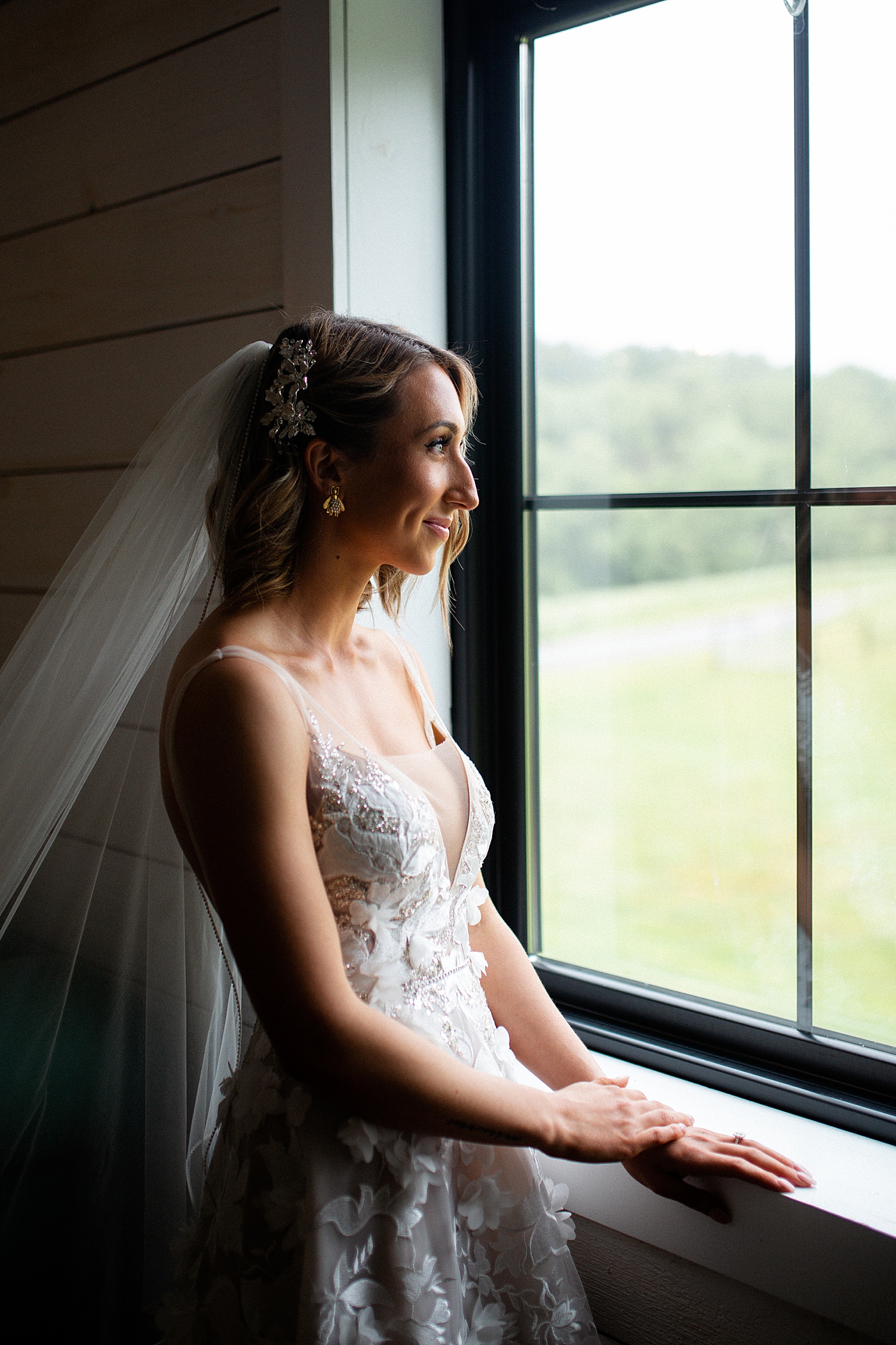 Shady Elms Farm Wedding That Oozes Romance | Burgh Brides
