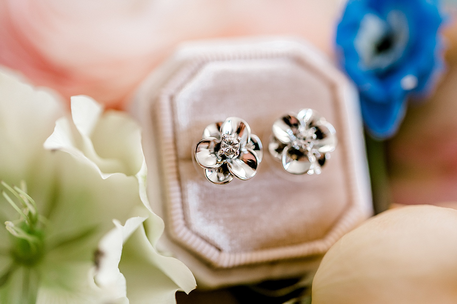 Floral Filled Energy Innovation Center Wedding | Burgh Brides