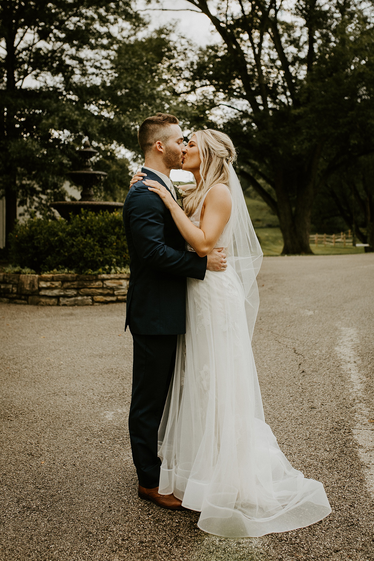 Romantic & Rustic Shady Elms Farm Wedding | Burgh Brides