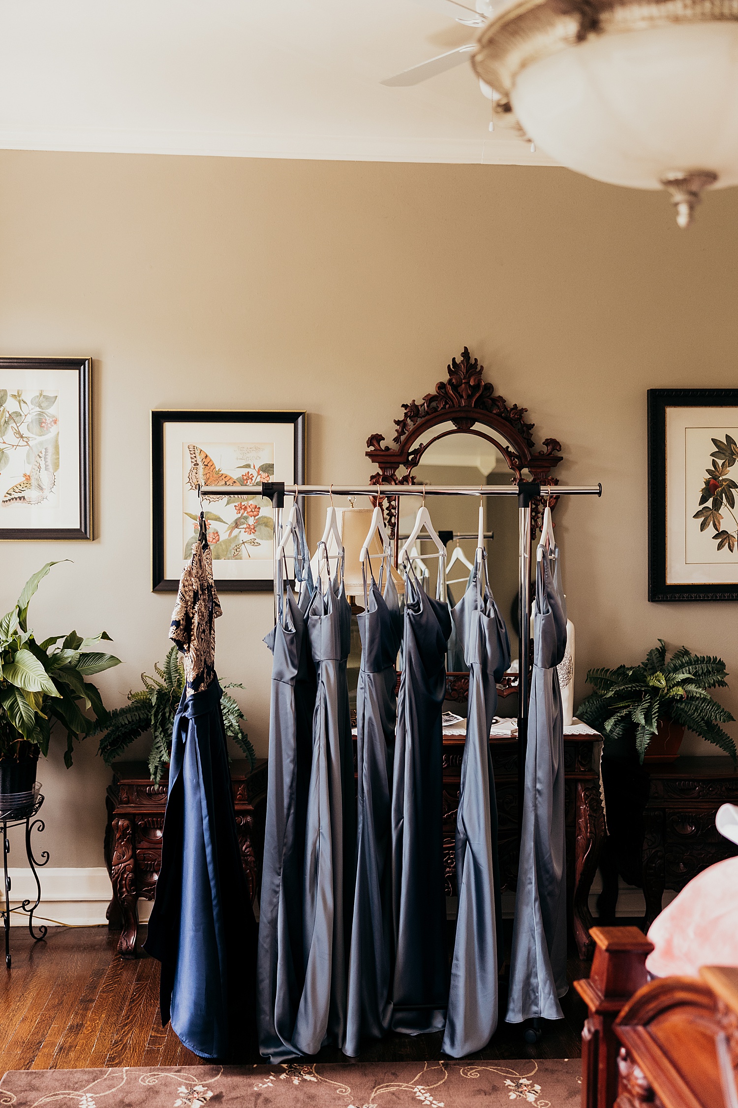 Romantic Springtime Phipps Conservatory Wedding | Burgh Brides