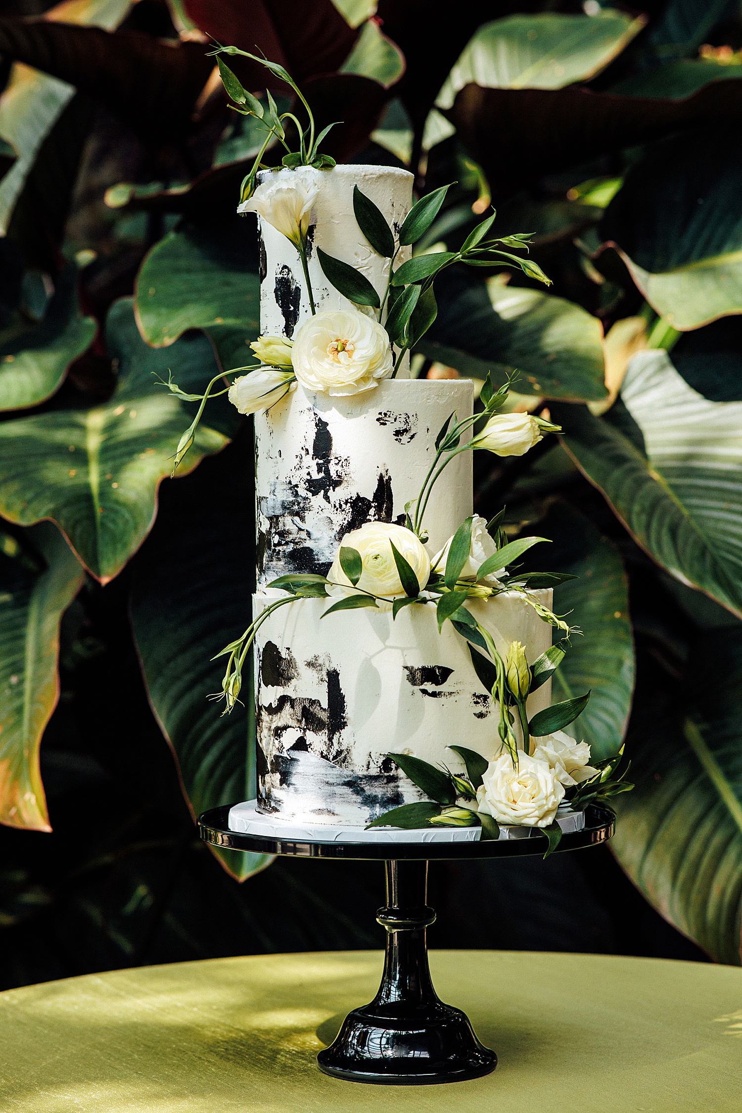 Modern Botanical Wedding Inspiration | Burgh Brides