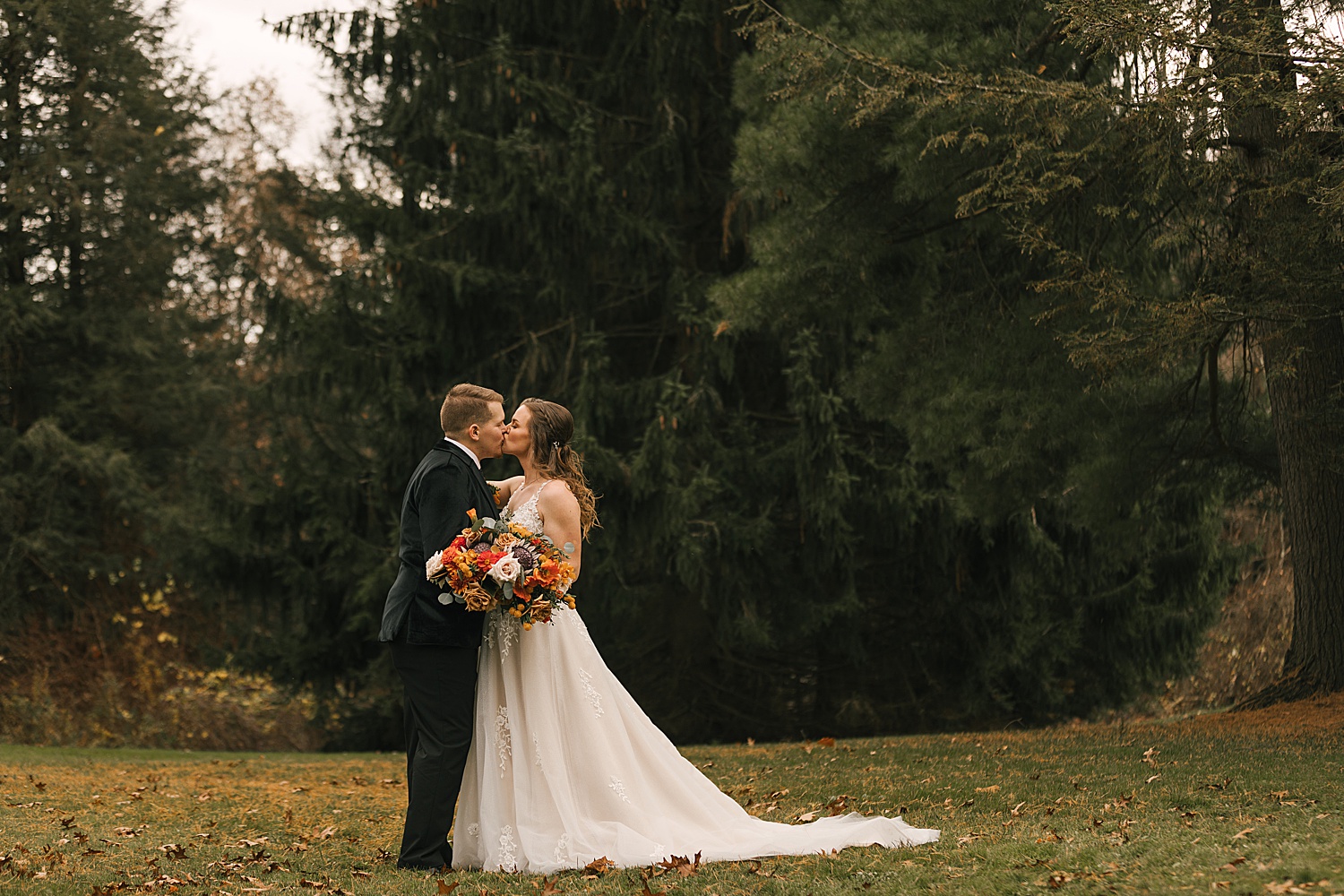 Cozy Terracotta & Orange Seven Springs Wedding | Burgh Brides