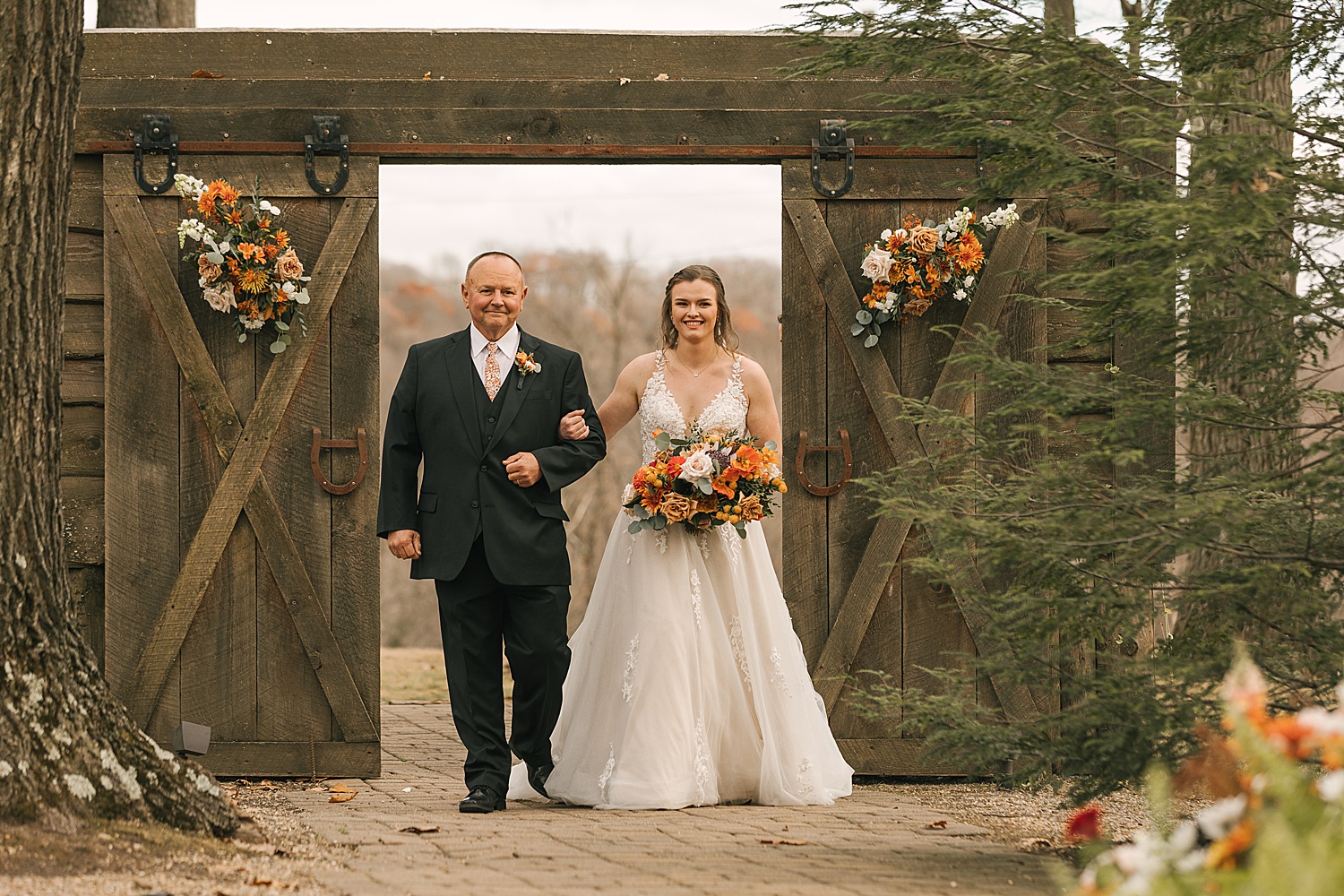 Cozy Terracotta & Orange Seven Springs Wedding | Burgh Brides