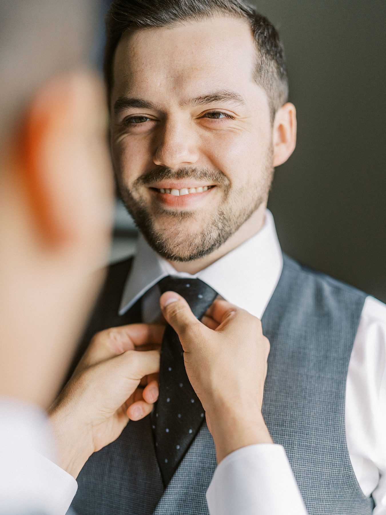 Dark & Neutral Wedding at Kingfly Spirits | Burgh Brides