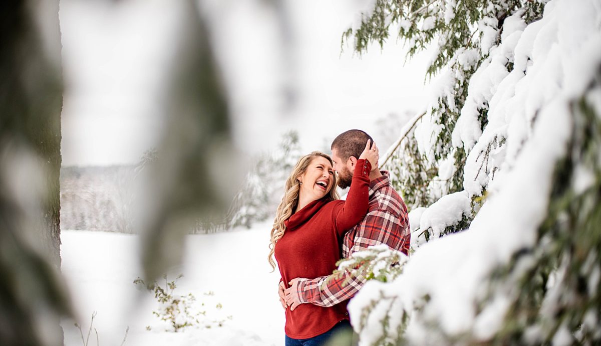 snow couple fall