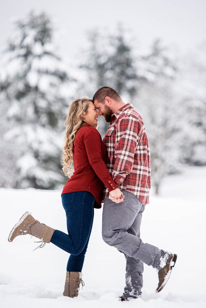 snow couple fall